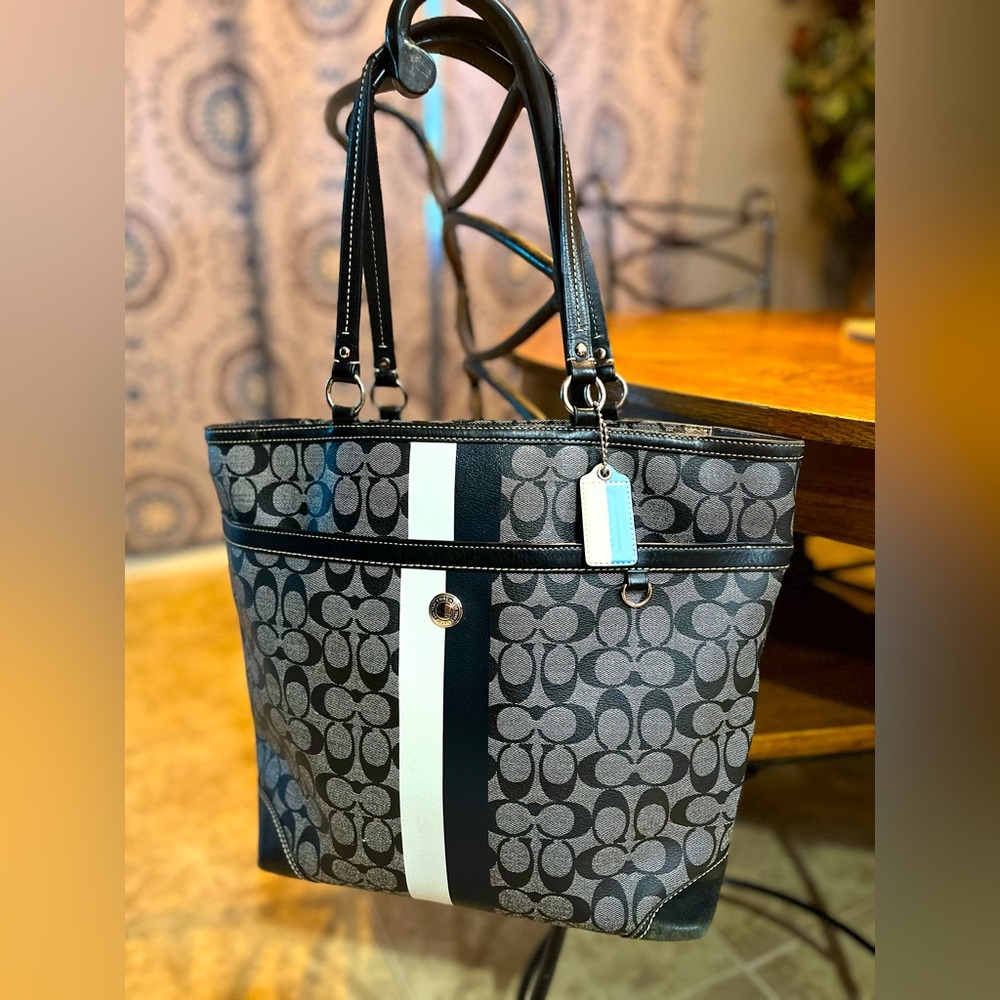 Coach Chelsea Heritage Signature Tote - Gem